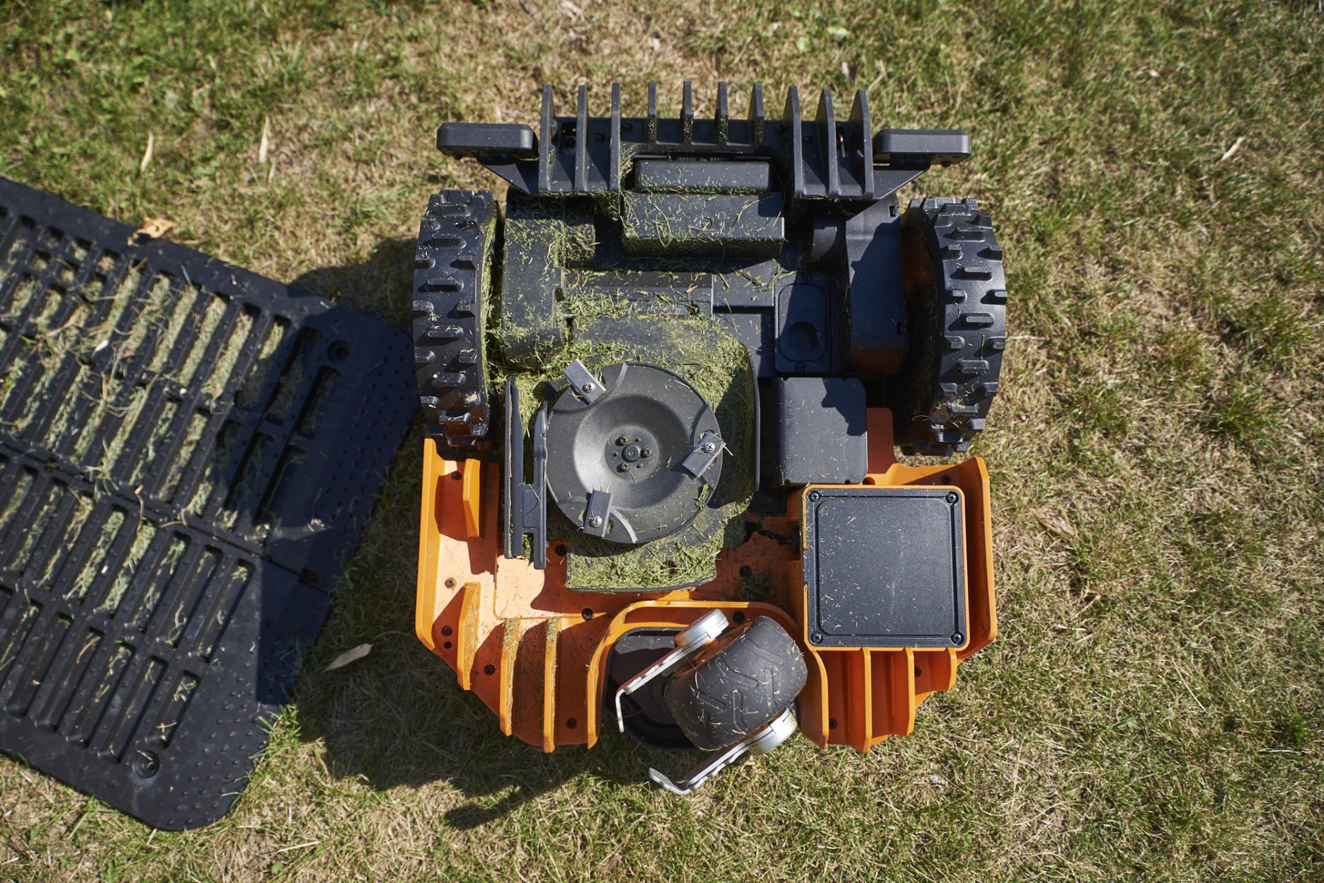 [test] Worx Landroid Vision : le futur de la tondeuse robot, pas pour ...